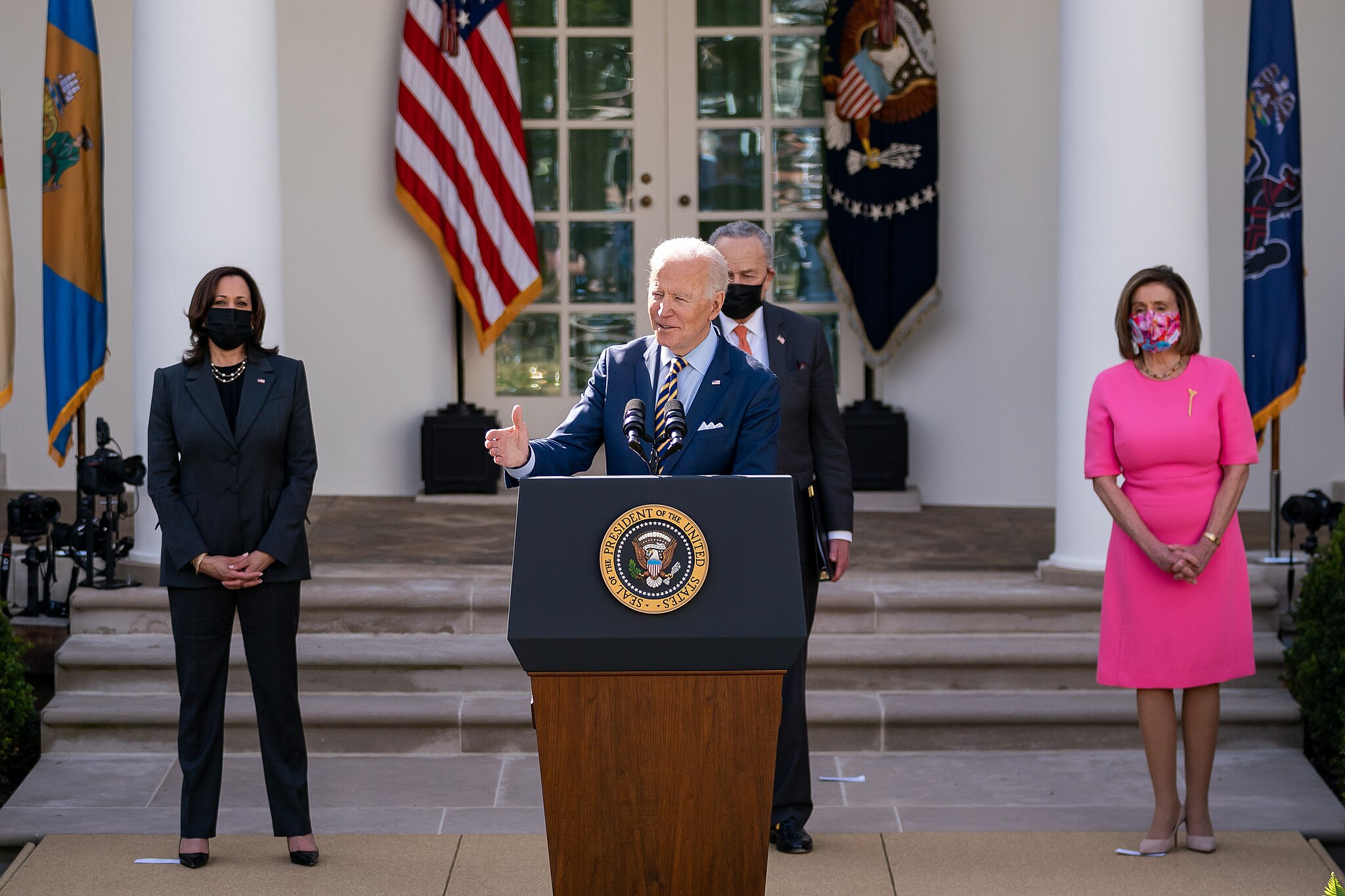 Joe Rogan Calls Biden Pardoning His Son 'Fair,' You Agree? - Daily News ...